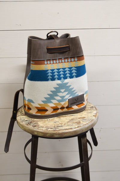 Cascade Convertible Bucket Bag – Triumph Leather Goods